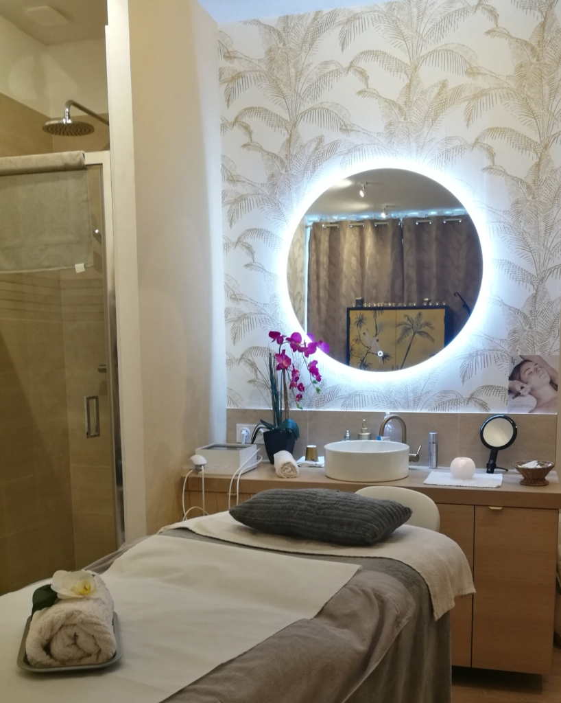 AU CŒUR DES SENS - Soin Visage Micropeel LIFT - 1h - Tous nos soins bien-être en Spa - MissB2B